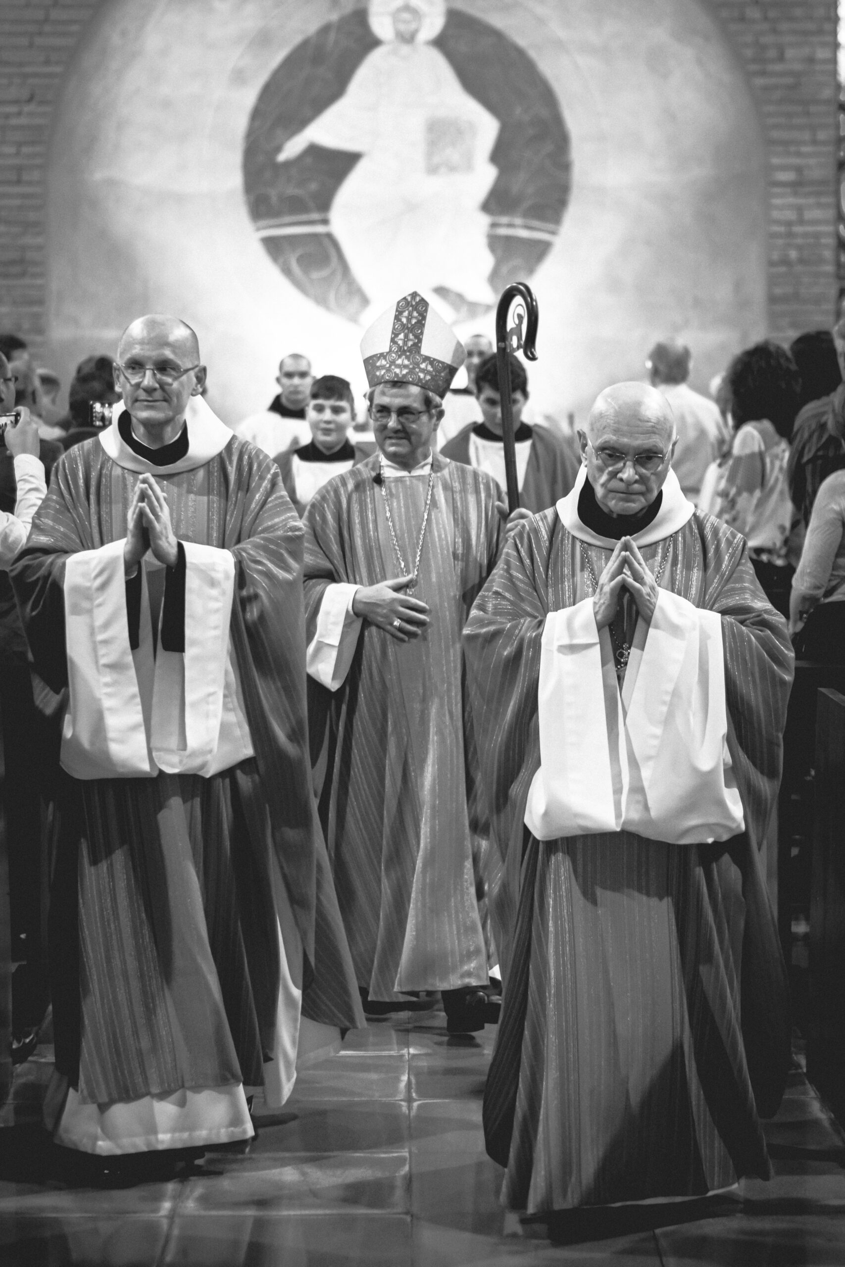 Comment le projet « The Clergy Project » de Lon Ostrander soutient les ...